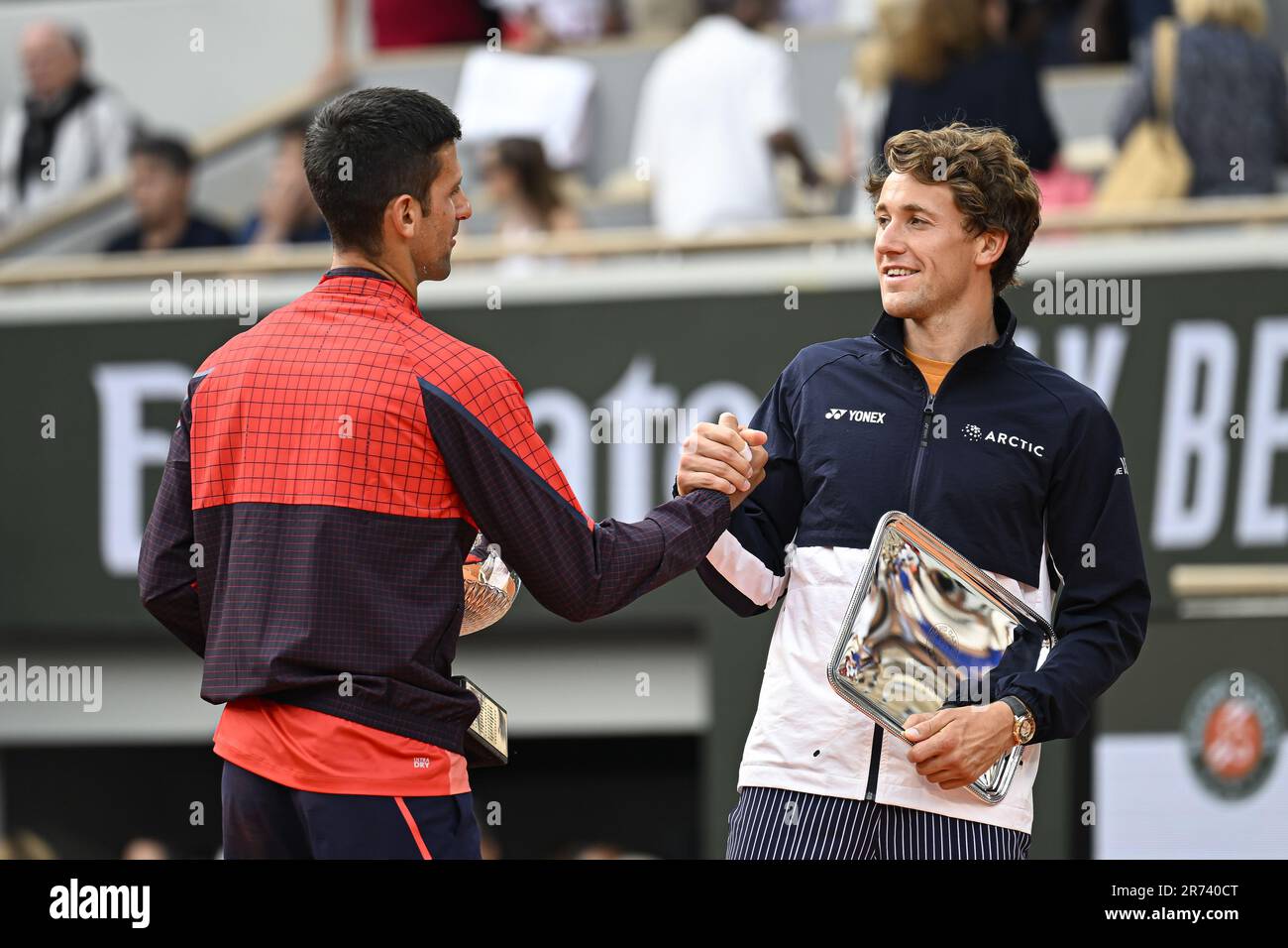 Novak Djokovic et Capser Ruud lors de la finale de l'Open de France ...
