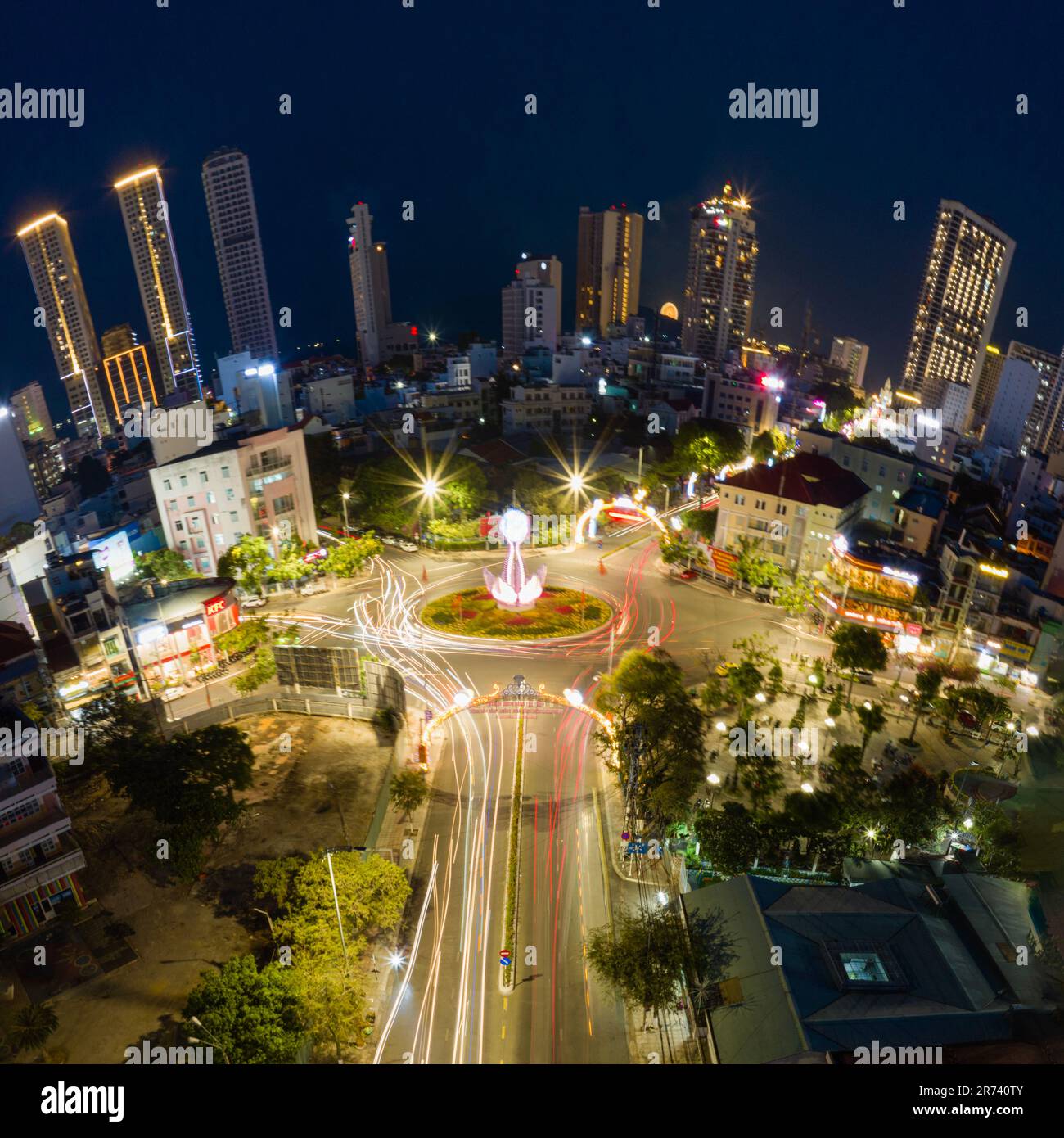 29 avril 2023: Rues dans le centre ville de Nha Trang, Vietnam dans la ...