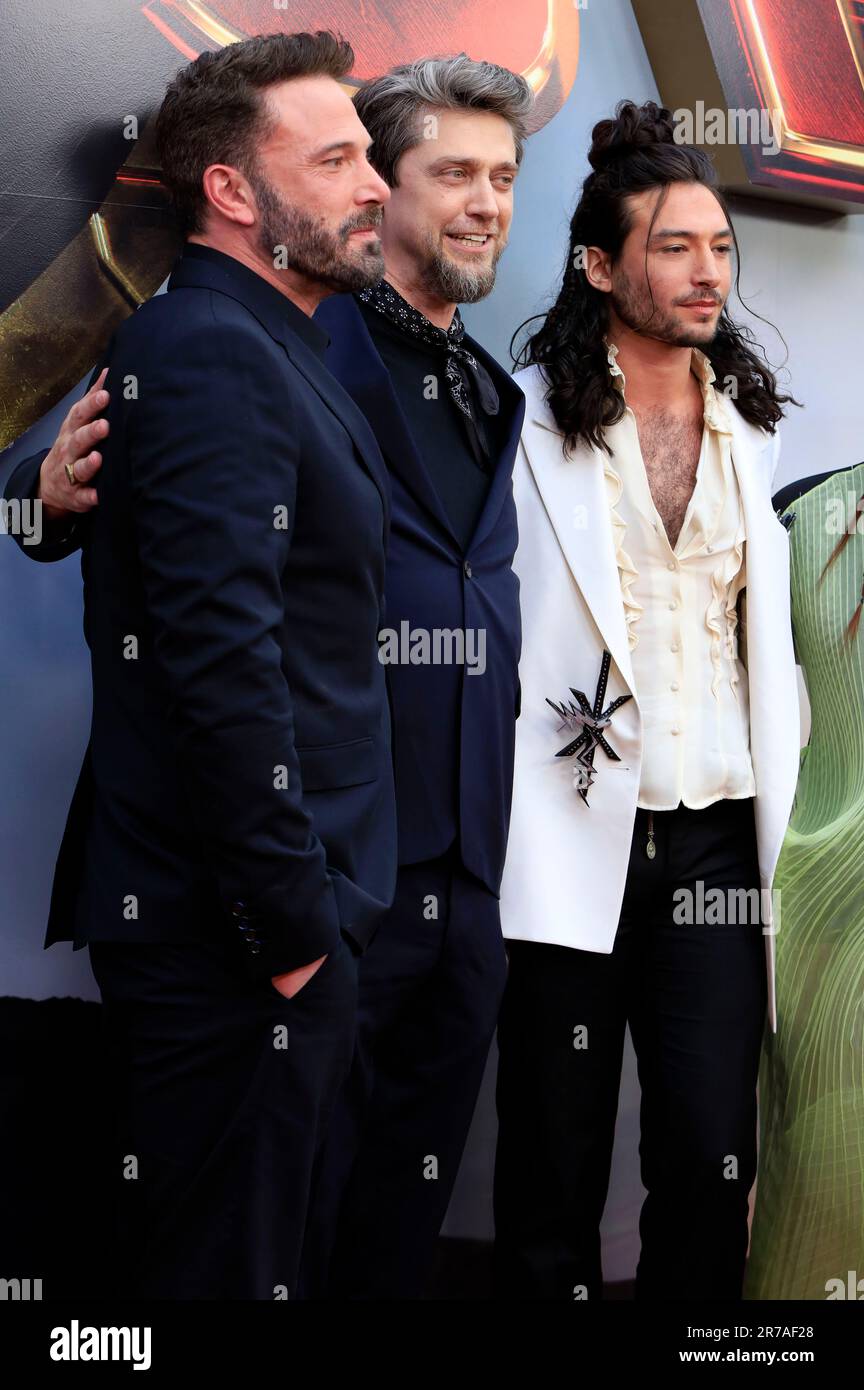 Ben Affleck, Andy Muschietti und Ezra Miller BEI der Premiere des ...