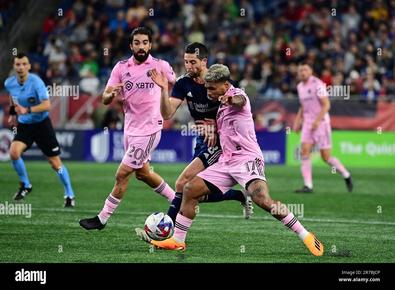 10 juin 2023; Joseph MartÃ-nez (17) et Matt Polster (8), milieu de la ...