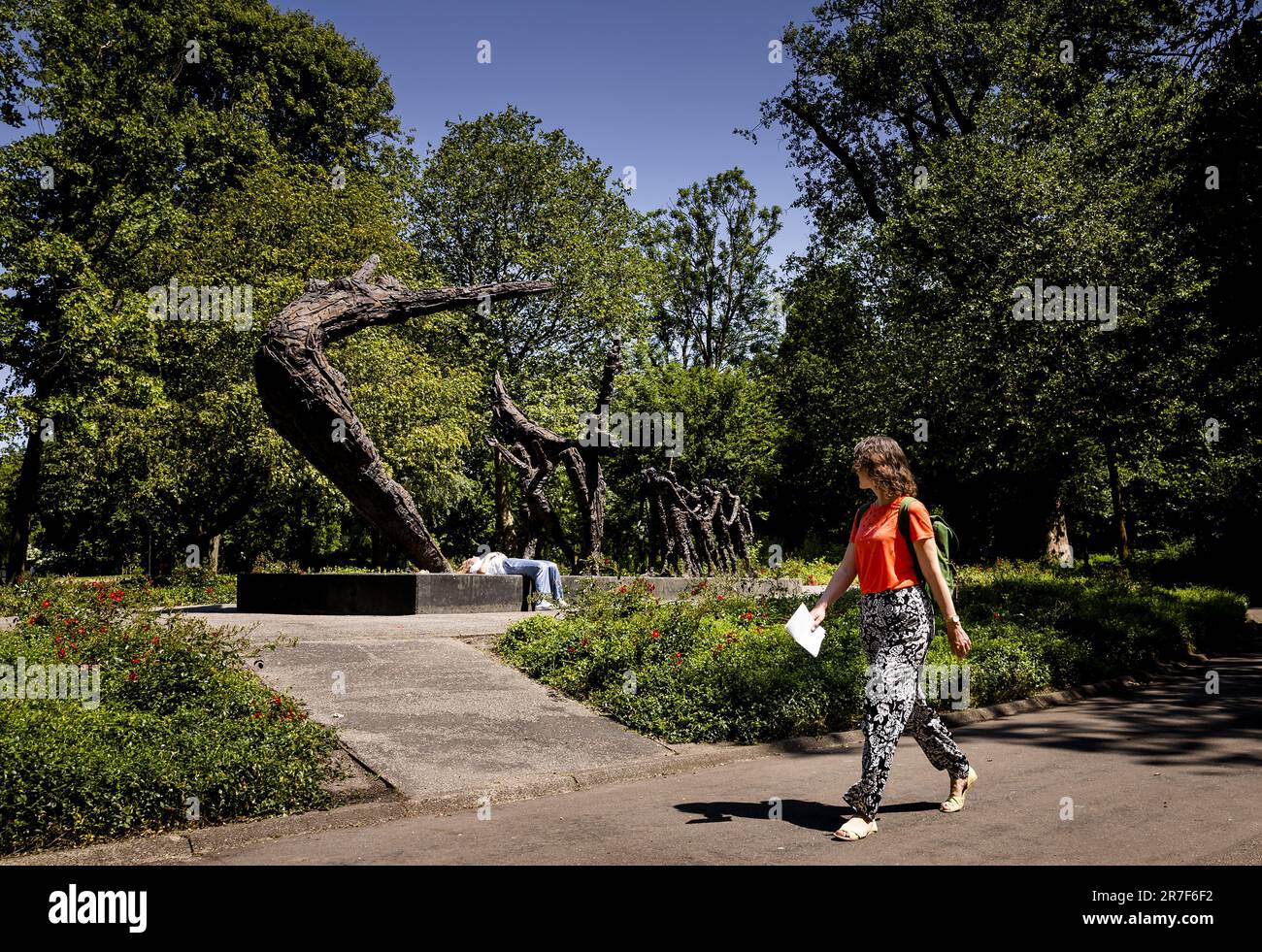 AMSTERDAM - le Monument national de l'histoire de l'esclavage dans le ... AMSTERDAM - le Monument national de l'histoire de l'esclavage dans le ...