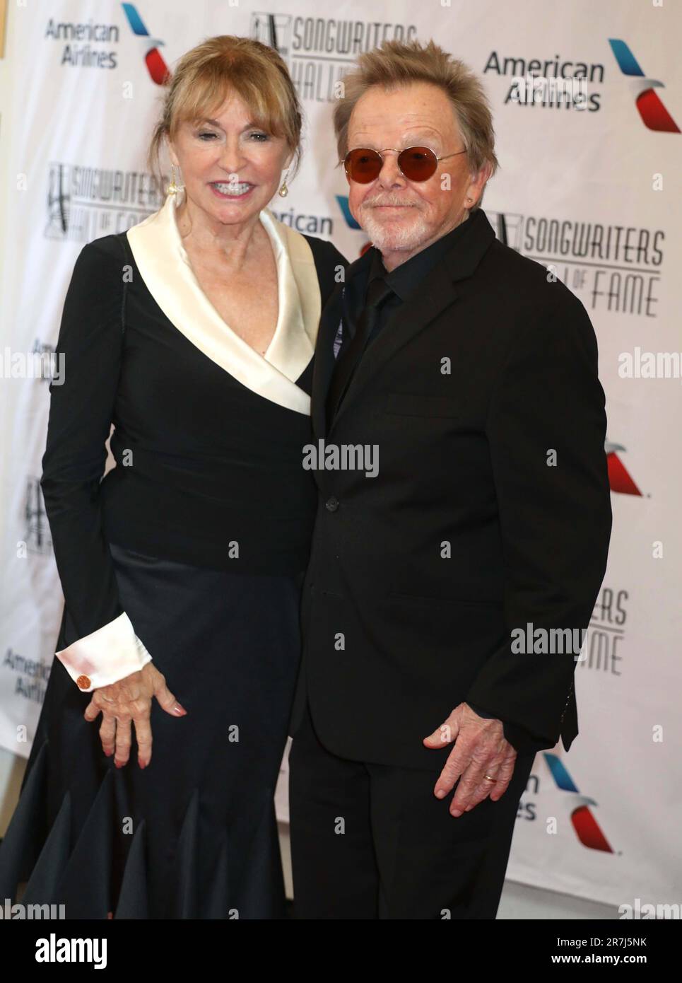 15 juin 2023, New York, New York, Etats-Unis : le compositeur PAUL WILLIAMS et son épouse ...