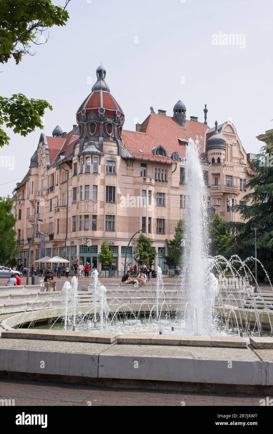 Szeged, Hongrie - 15 juin 2023 : une marche dans le centre de la ville ...