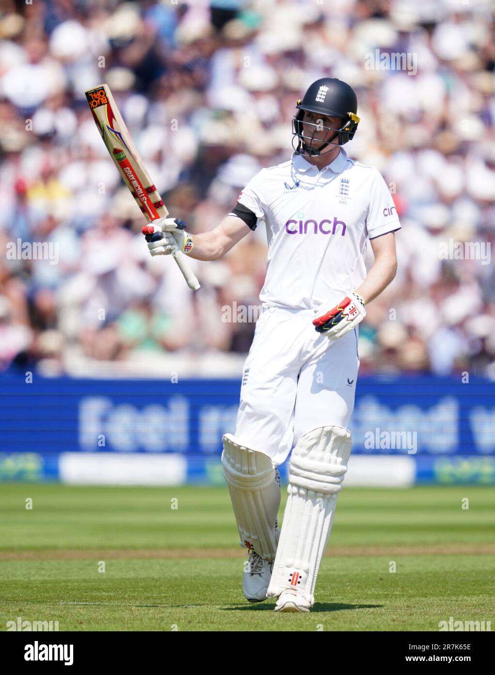 Zak Crawley, en Angleterre, célèbre son demi-siècle le premier jour du ...