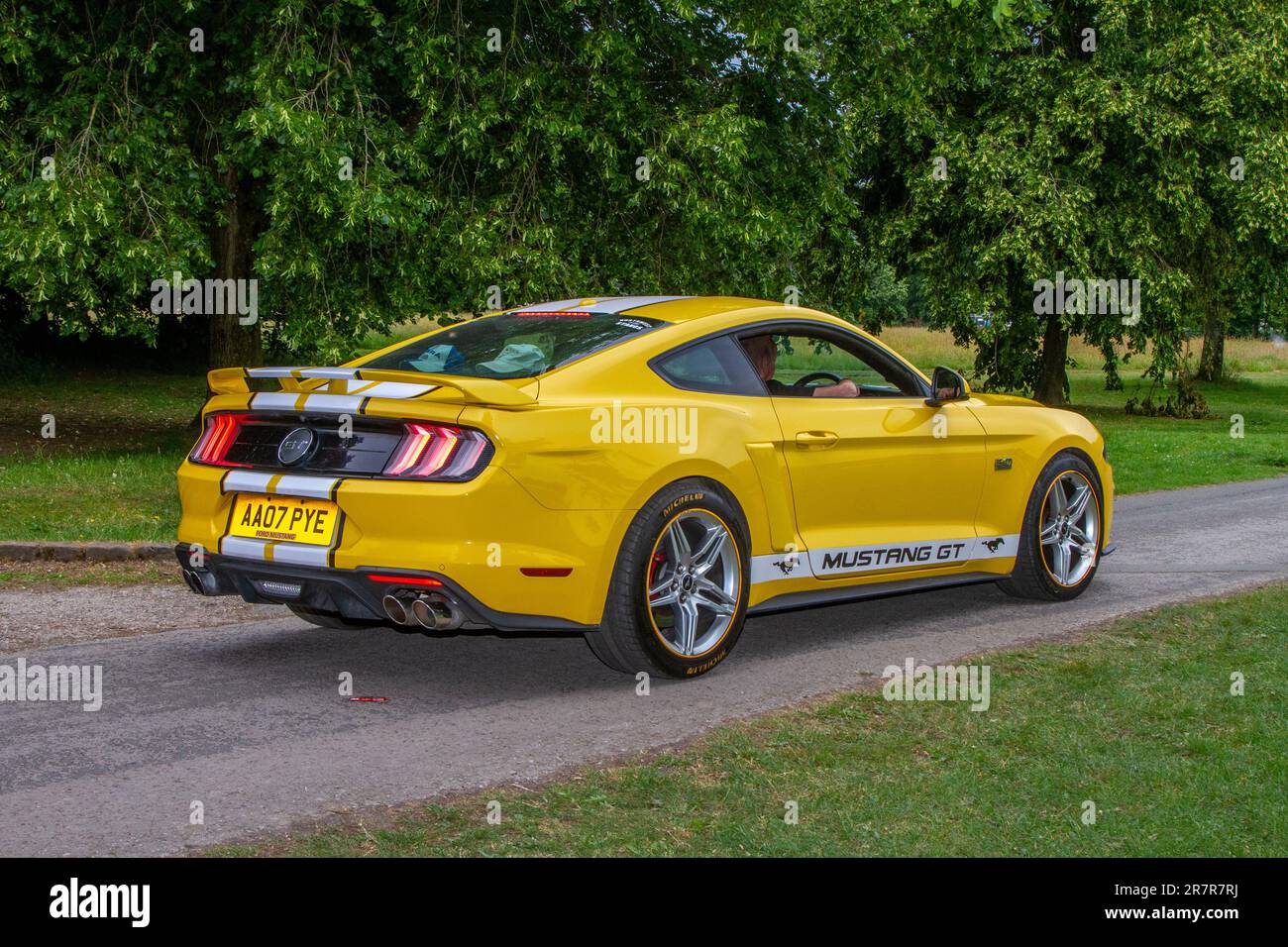 2018 coupé Ford jaune Mustang GT Ti-VCT V8 45 fastback ; une gamme de passionnés de véhicules ...