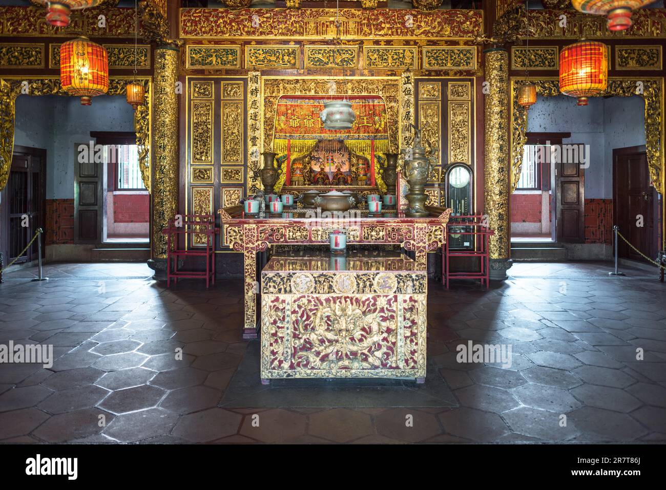L'autel à l'intérieur de Khoo Kongsi, un grand clayhouse chinois à l ...