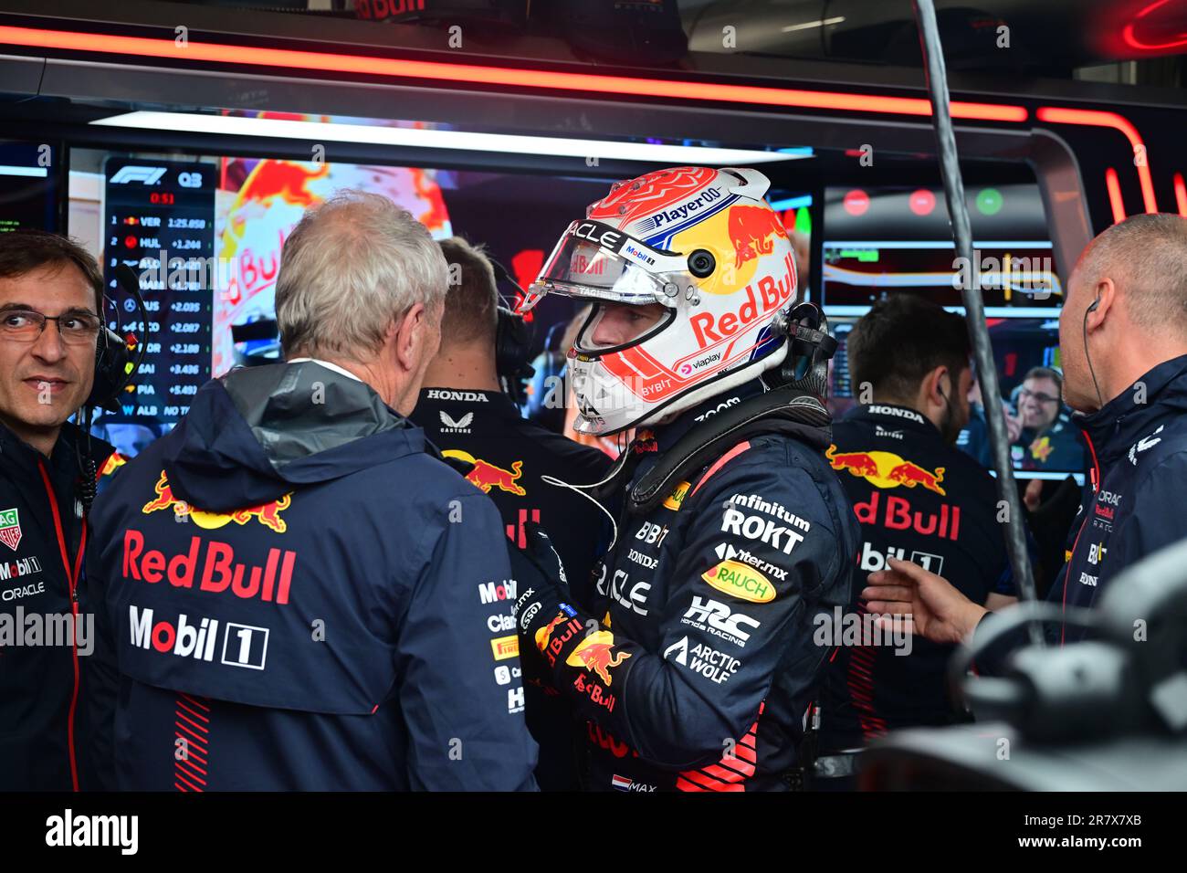 VERSTAPPEN Max (Ned), Red Bull Racing RB19, portrait MARKO Helmut (aut ...