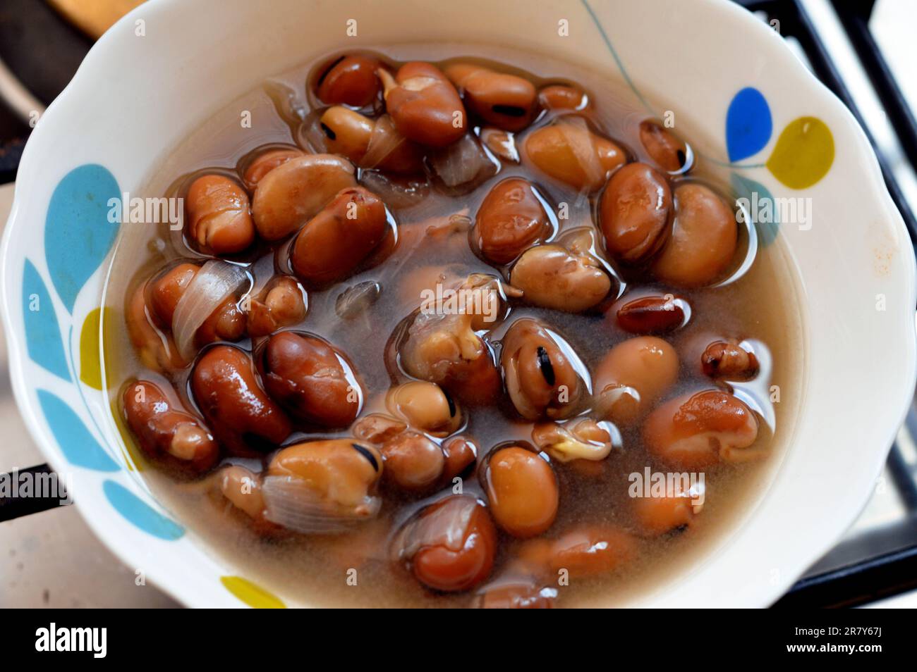 Cuisine égyptienne de la soupe populaire traditionnelle de fève de fava ...