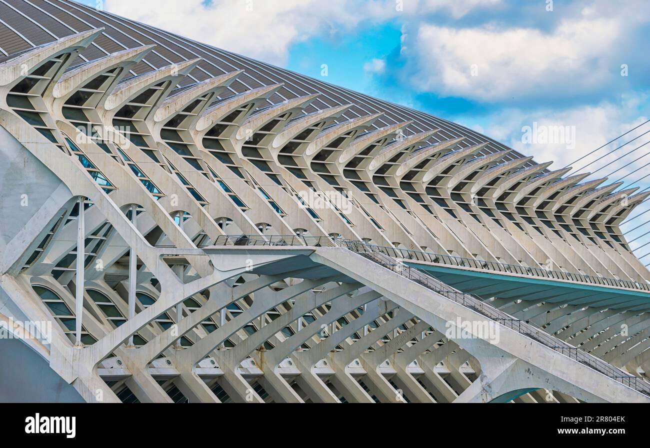 Une vue aérienne d'un paysage urbain moderne avec une structure courbe ...
