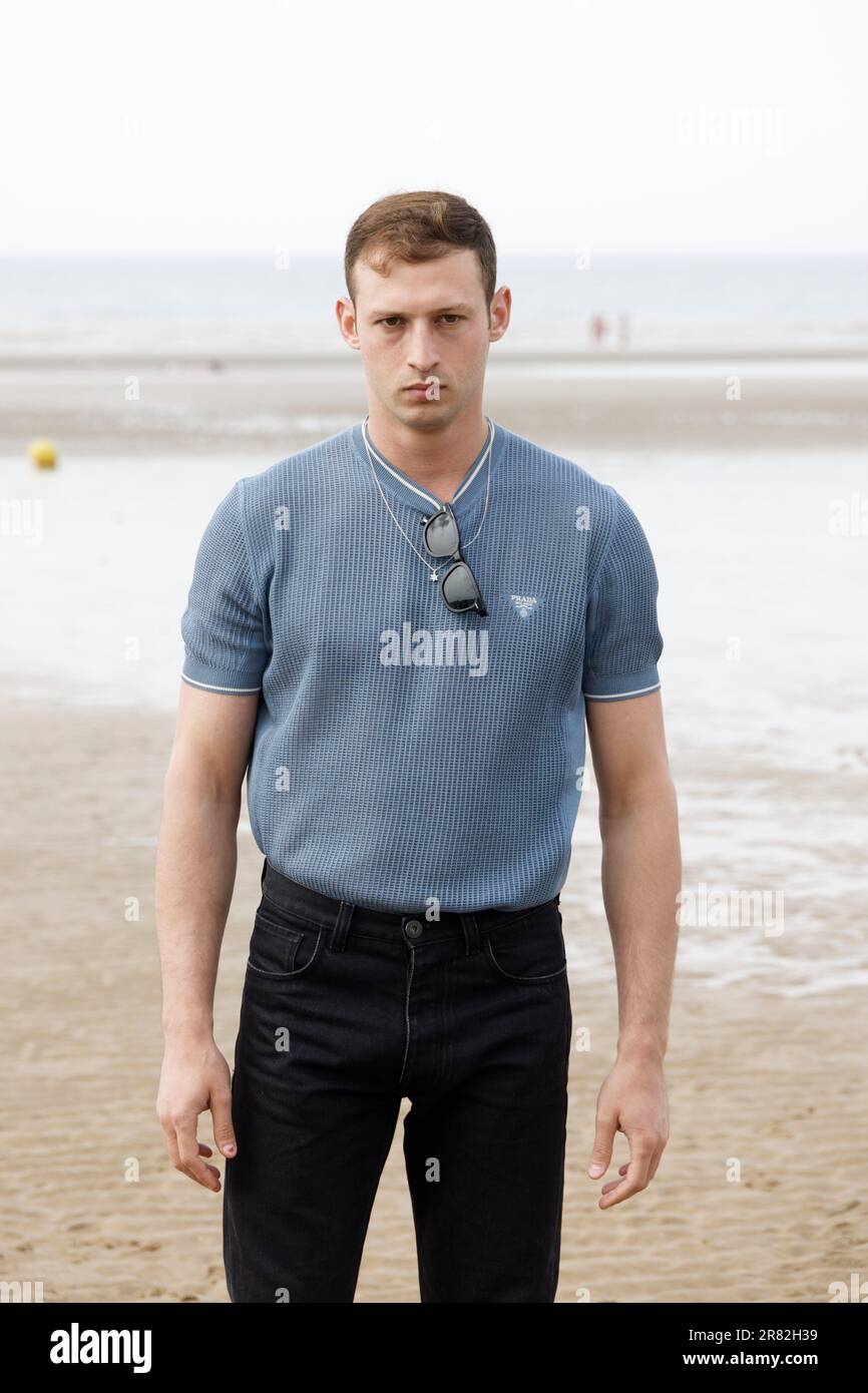 Cabourg, France. 17th juin 2023. Tom Mercier participe à la fête de la ...