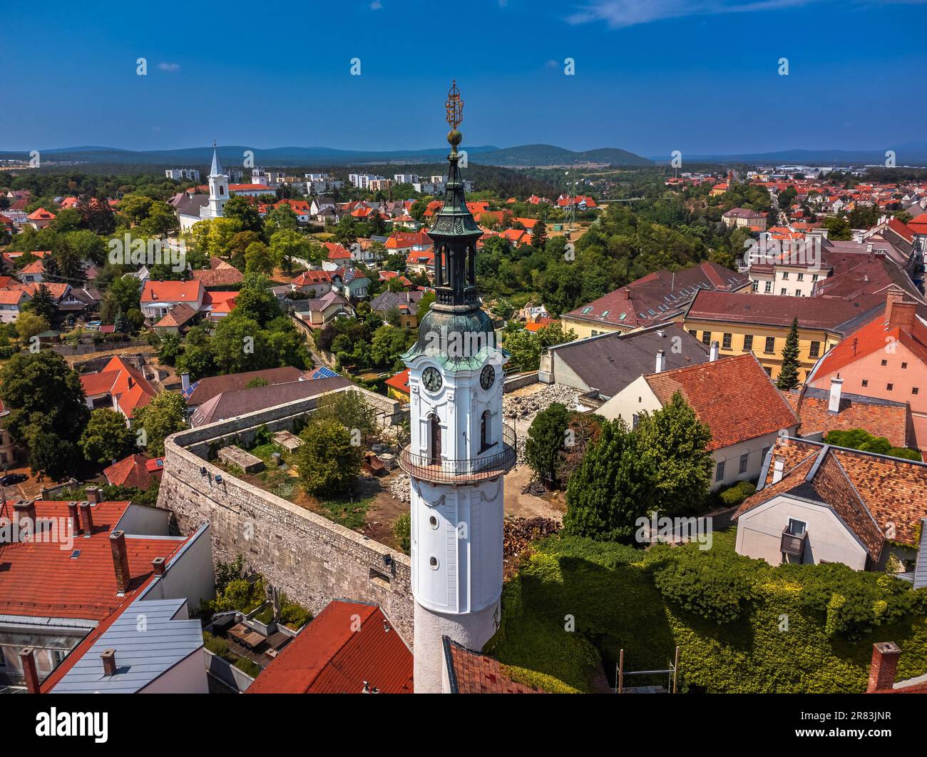 Veszprem, Hongrie - vue aérienne de la tour d'observation du feu sur la ...