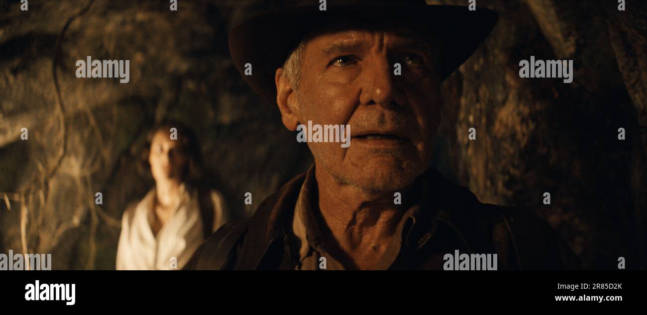 Harrison ford und phoebe waller bridge Banque de photographies et d ...