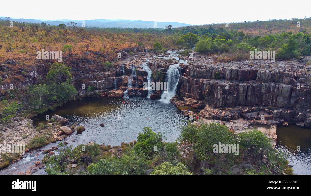 Vue aérienne de la cascade de Cachoeira da Caverna au Brésil Photo ...