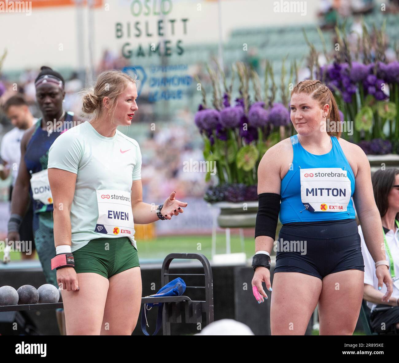 Maggie Ewen, des États-Unis, et Sarah Mitton, du Canada, qui ont eu une ...