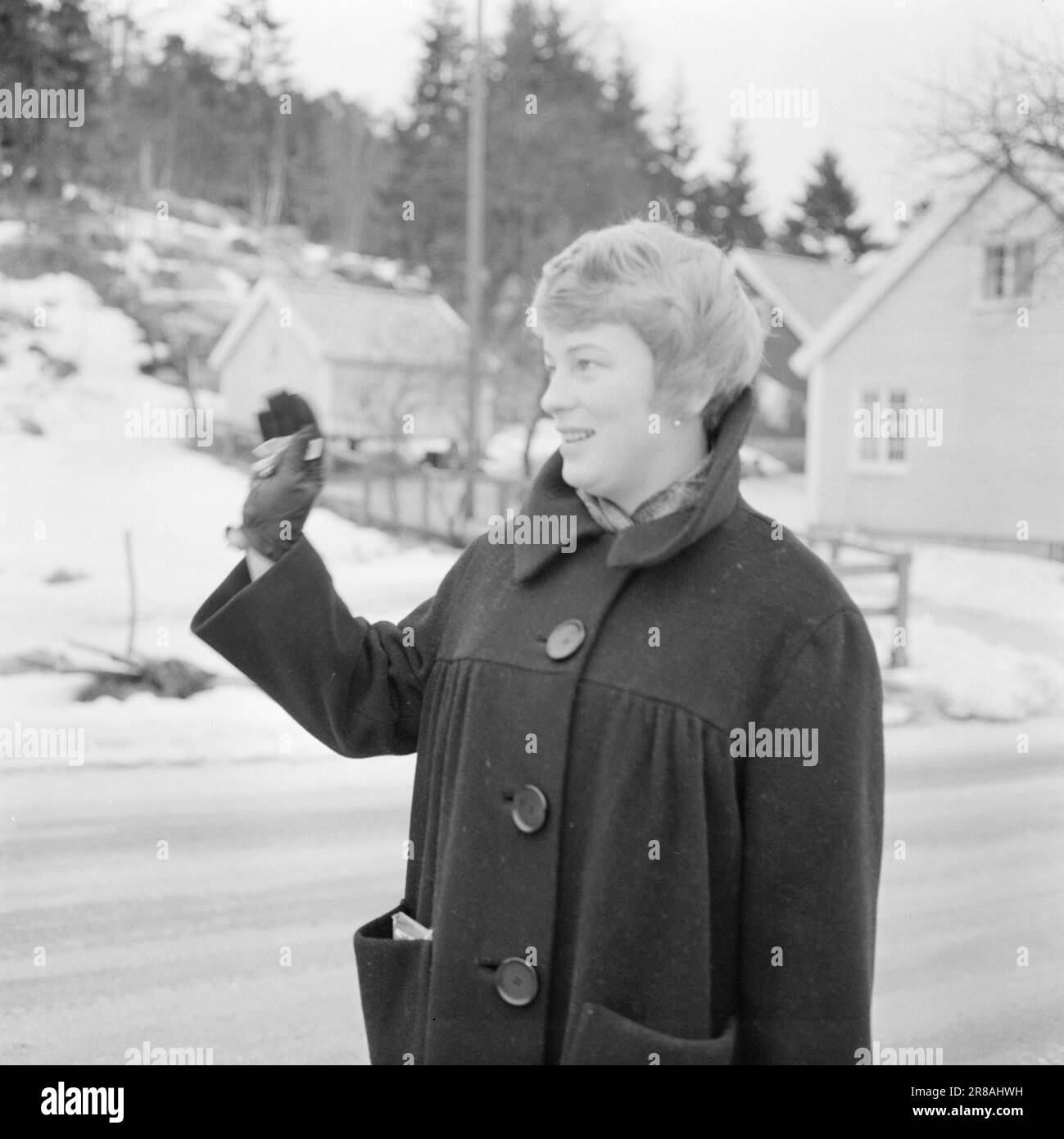 Réel 6-7-1960: Sur de vieux placettes Anne-Marie Rockefeller de Søgne ...