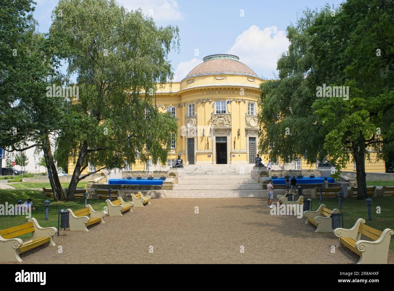 Debrecen, Hongrie - 18 juin 2023 : une promenade dans le centre de la ...