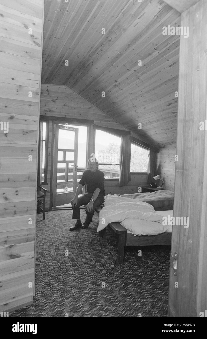 Courant 26 - 5 - 1974: Fou et bizarre pour les touristes Brekkestranda ...