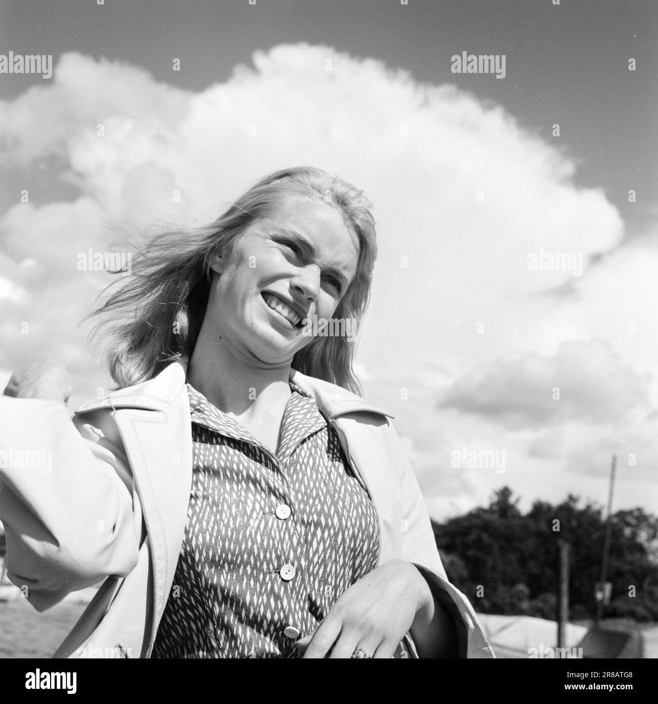8 femmes tournage Banque d'images noir et blanc - Alamy