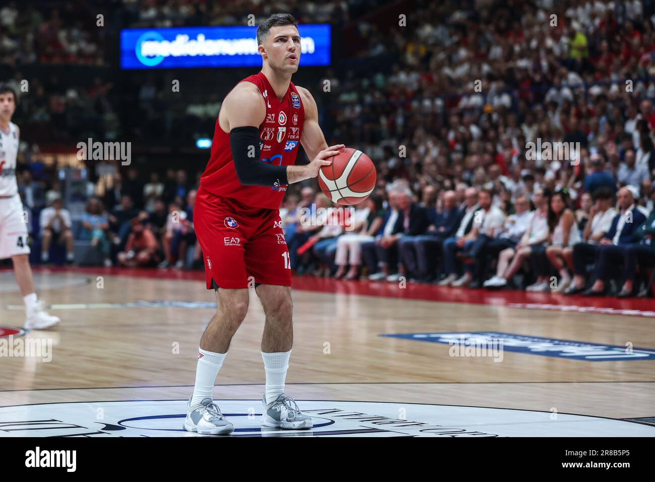 Billy Baron #12 de EA7 Emporio Armani Milan en action pendant LBA Lega ...