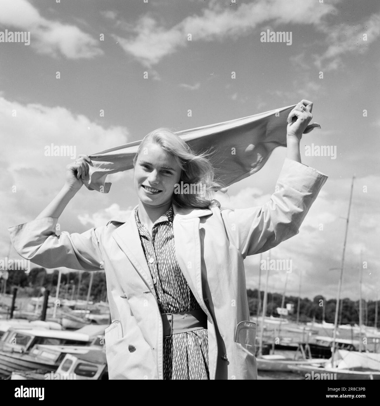 8 femmes tournage Banque d'images noir et blanc - Alamy