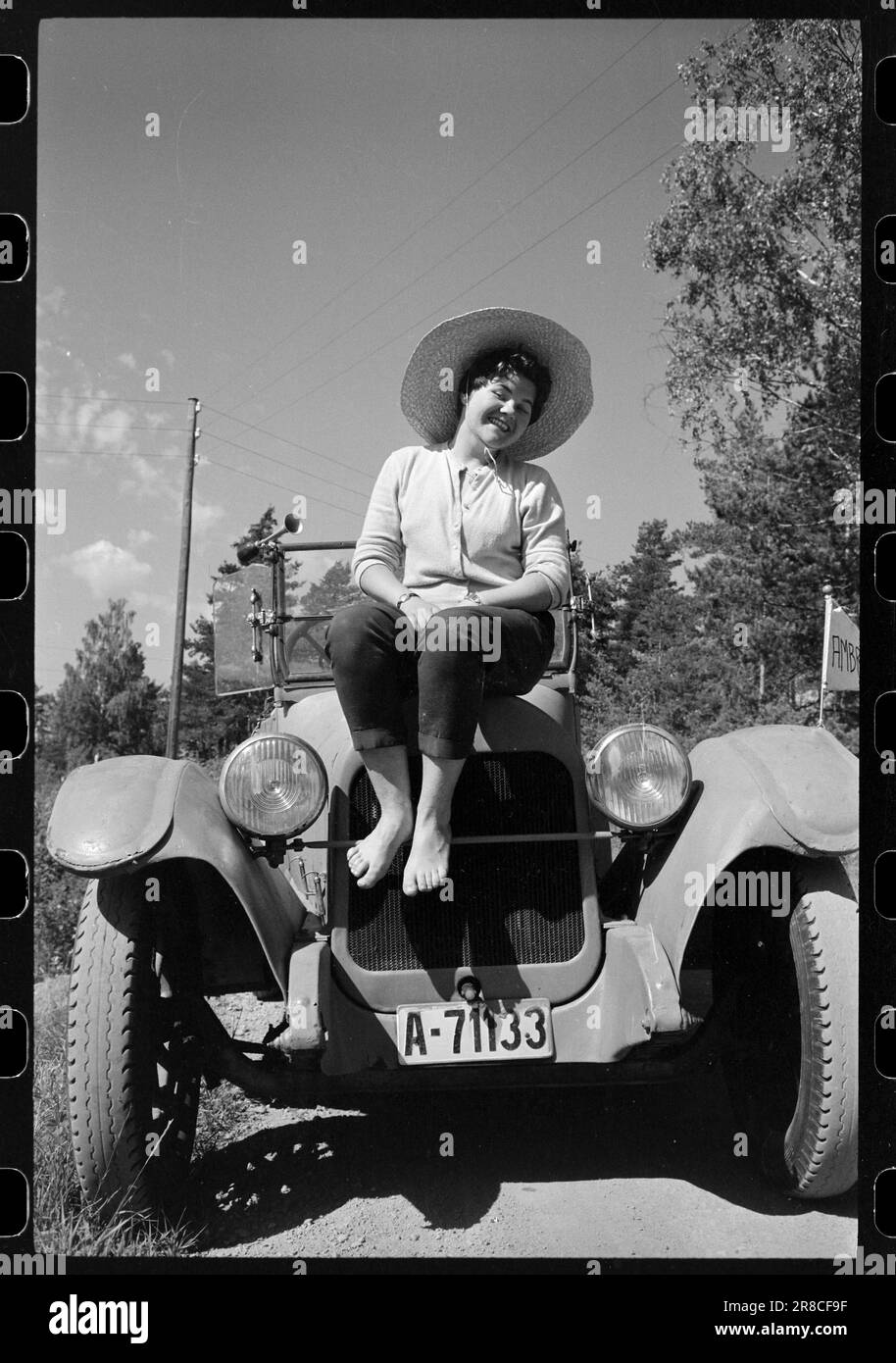 Actuel 32-7-1960: À la volée avec de vieilles roues.une jeune femme d'aujourd'hui peut-elle ...