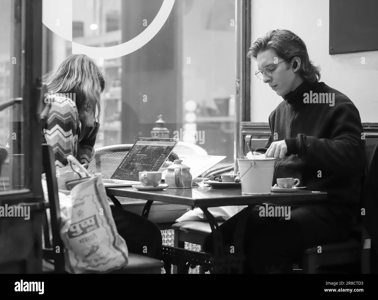 Morgan arcade cardiff wales Banque d'images noir et blanc - Alamy