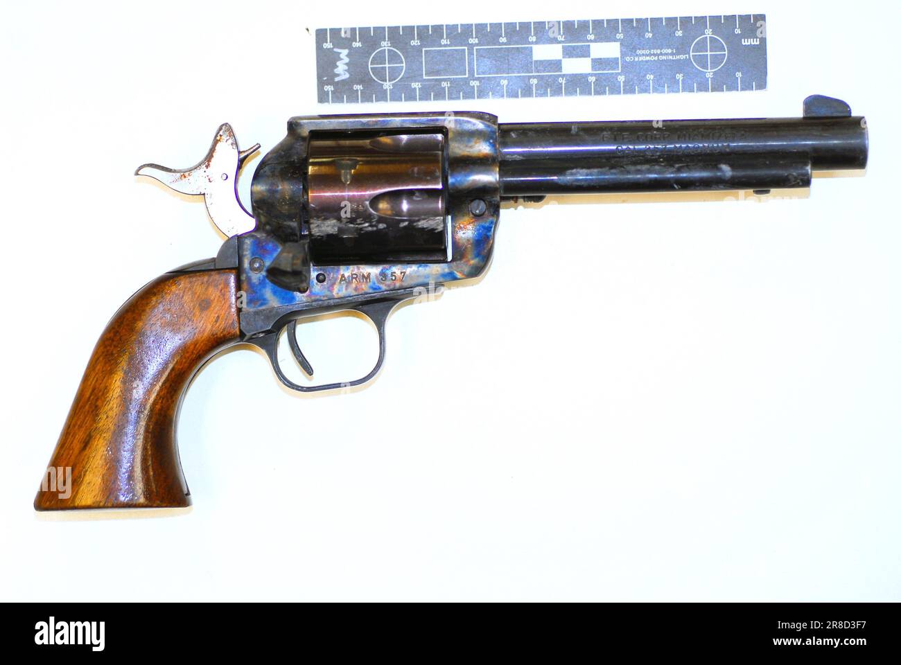 Single action revolver Banque de photographies et d’images à haute ...