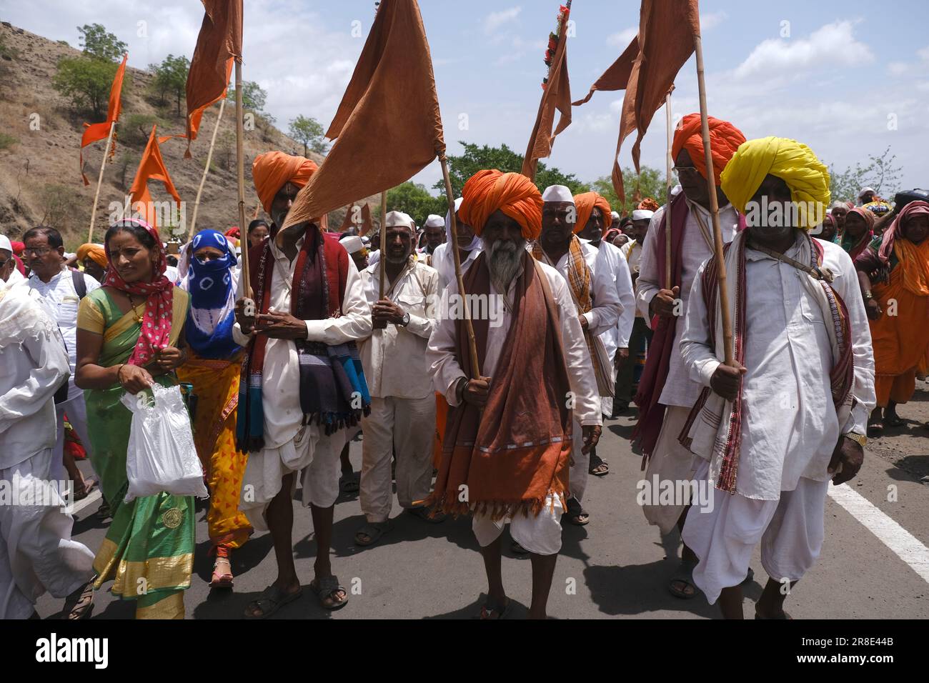 Pune, Inde 14 juillet 2023, des pèlerins joyeux à Palkhi, pendant la ...