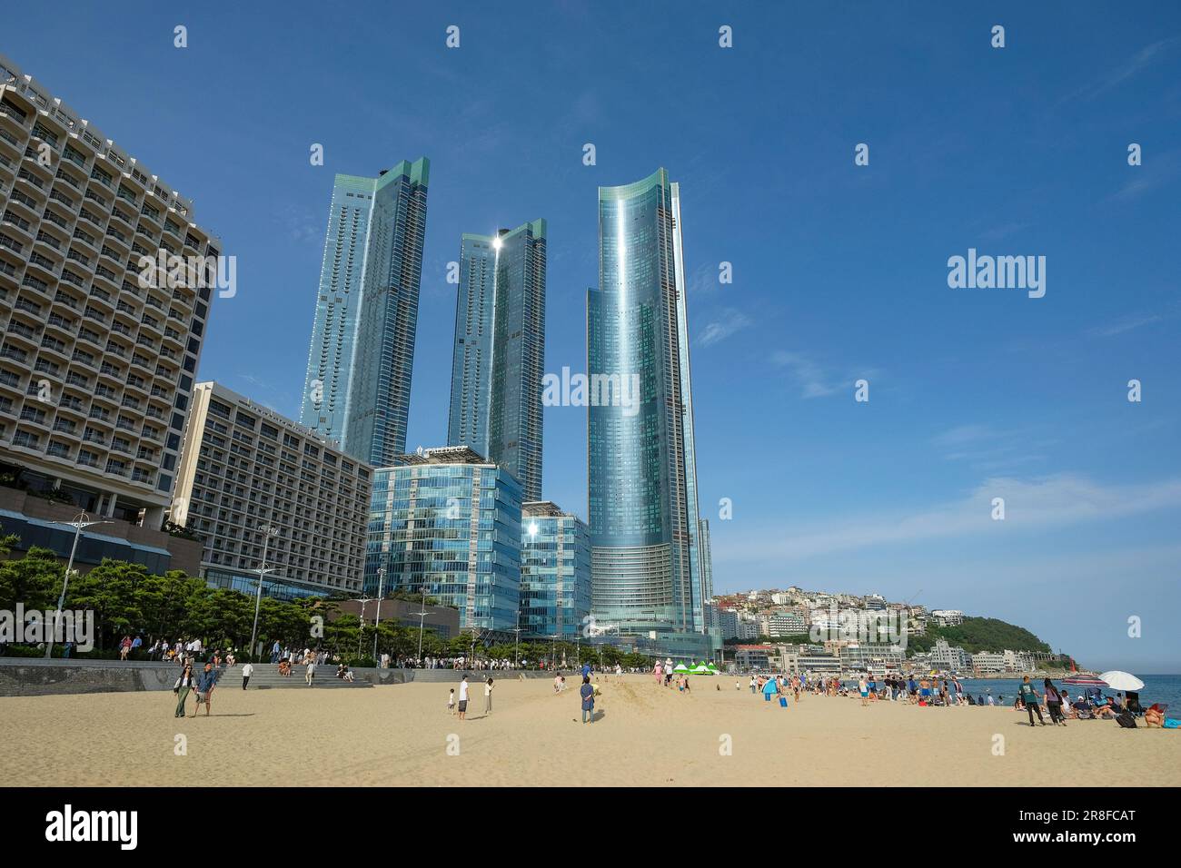 Busan, Corée du Sud - 27 mai 2023 : personnes marchant le long de la ...