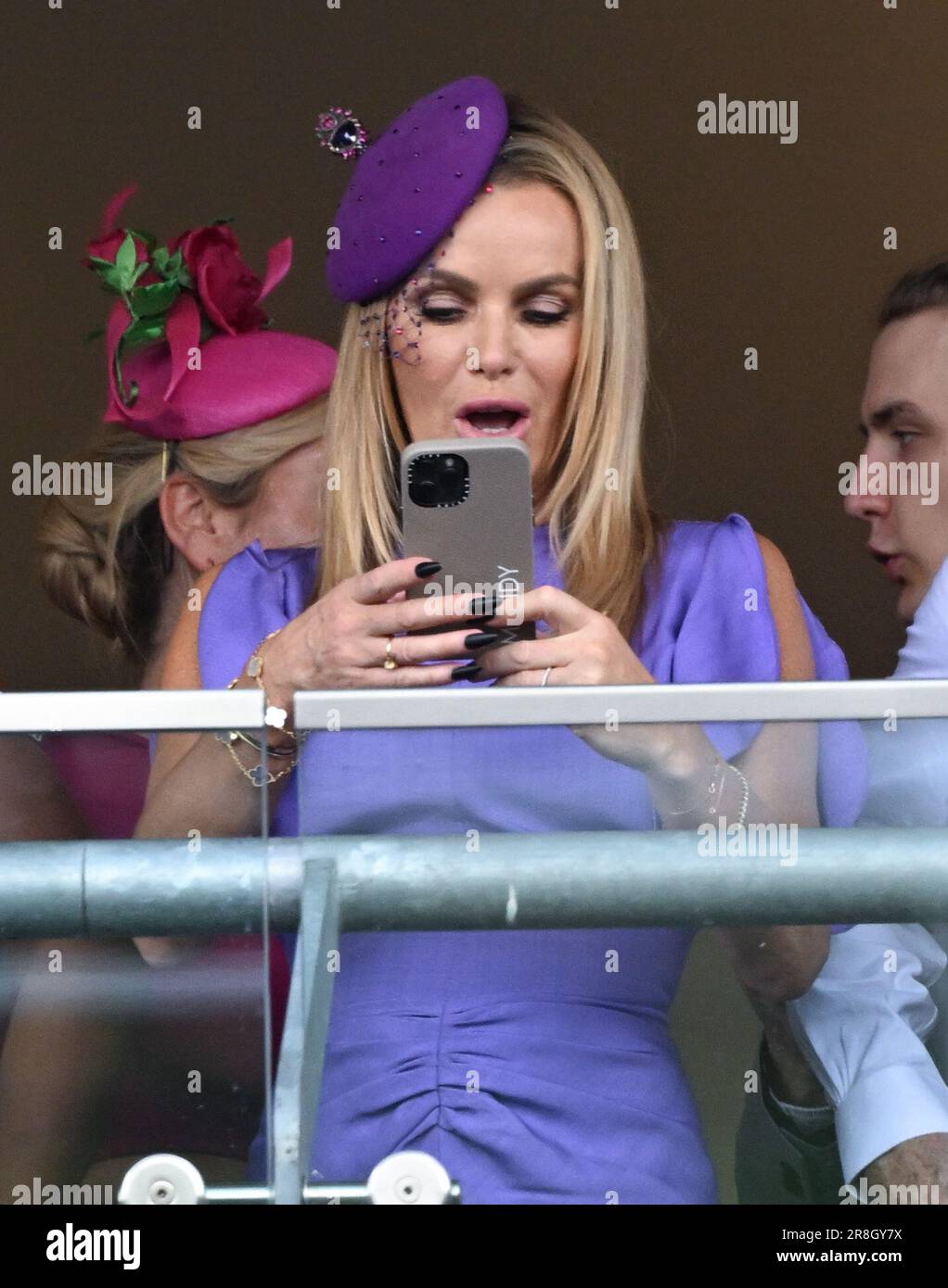 Amanda holden chez royal ascot Banque de photographies et d’images à ...