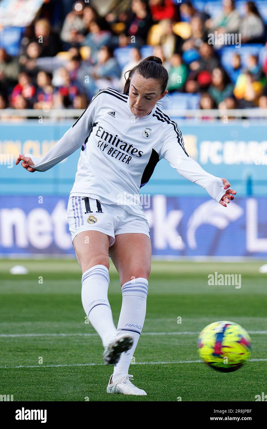 BARCELONE - 25 MARS : Caroline Weir se réchauffe avant le match Primera ...