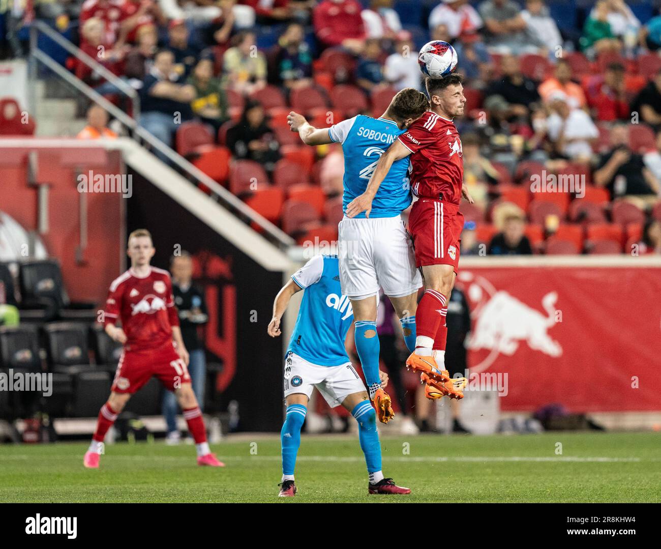Dante Vanzeir (13 ans) de Red Bulls et Jan Sobocinski (2 ans) se ...