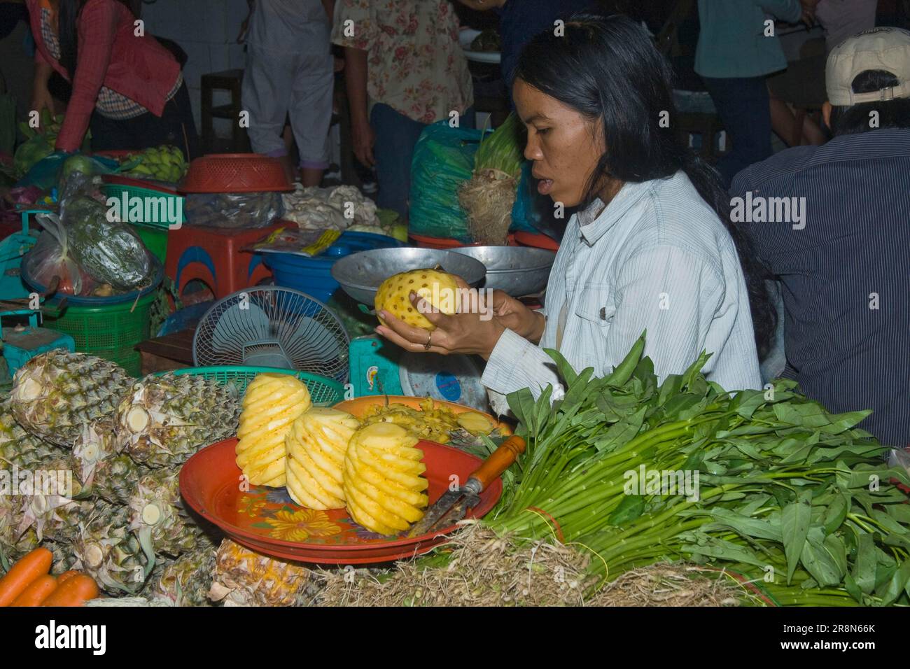 Fruit and vegetable market siem reap Banque de photographies et d ...