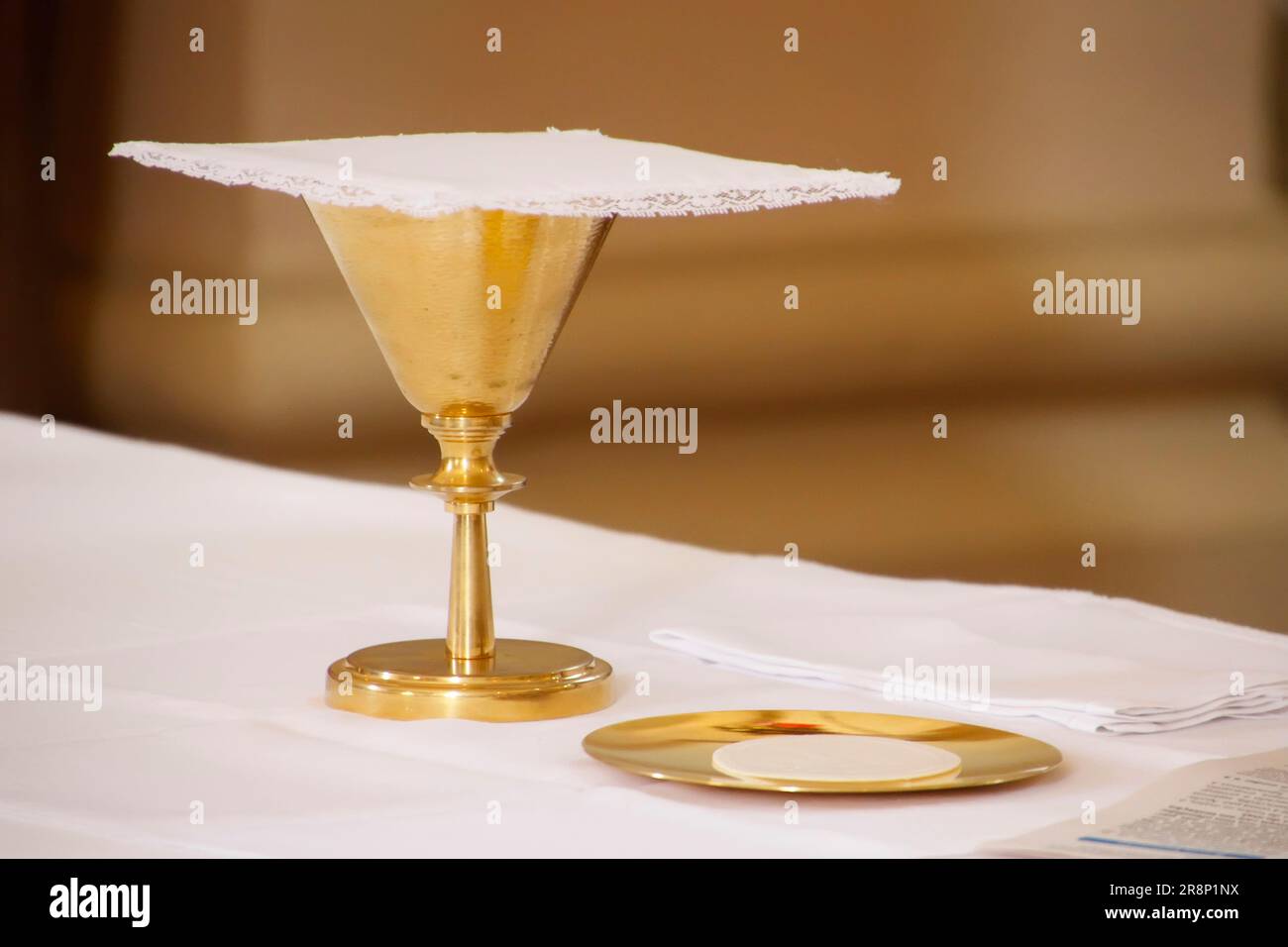 Consécration du pain et du vin dans le corps et le sang de Jésus ...