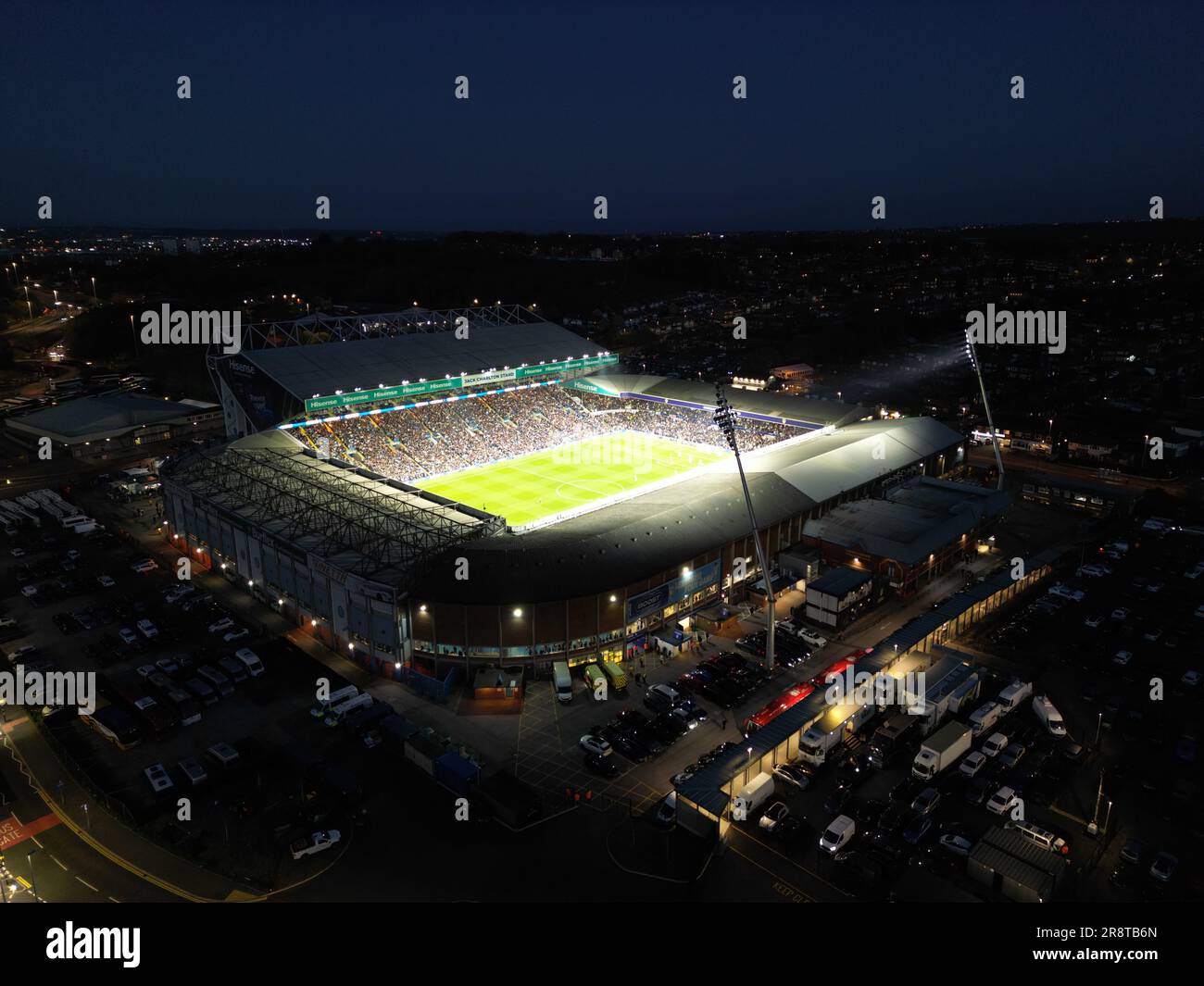 Elland road la nuit Banque de photographies et d’images à haute ...