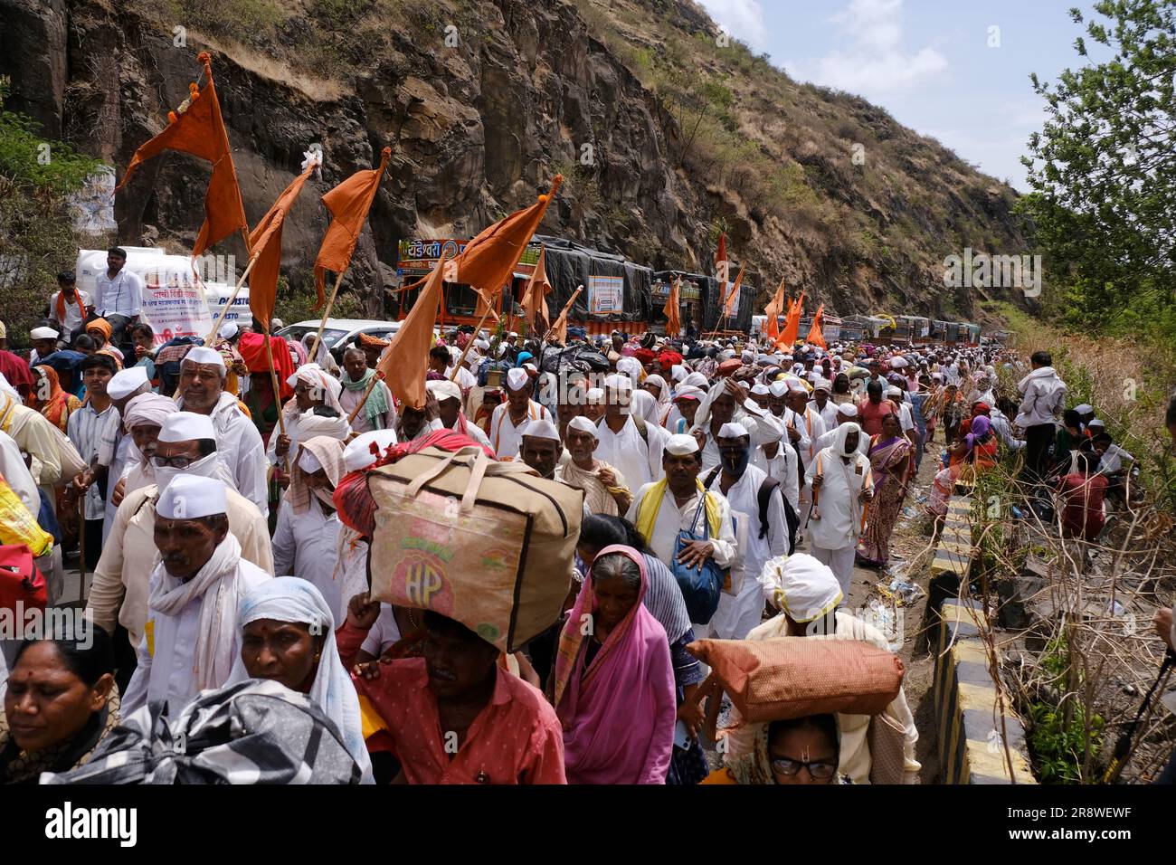 Pune, Inde 14 juillet 2023, des pèlerins joyeux à Palkhi, pendant la ...