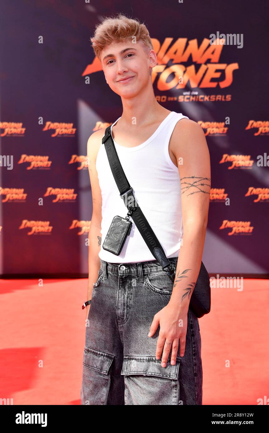 Leon Content BEI der Premiere des Kinofilm 'Indiana Jones et le cadran ...