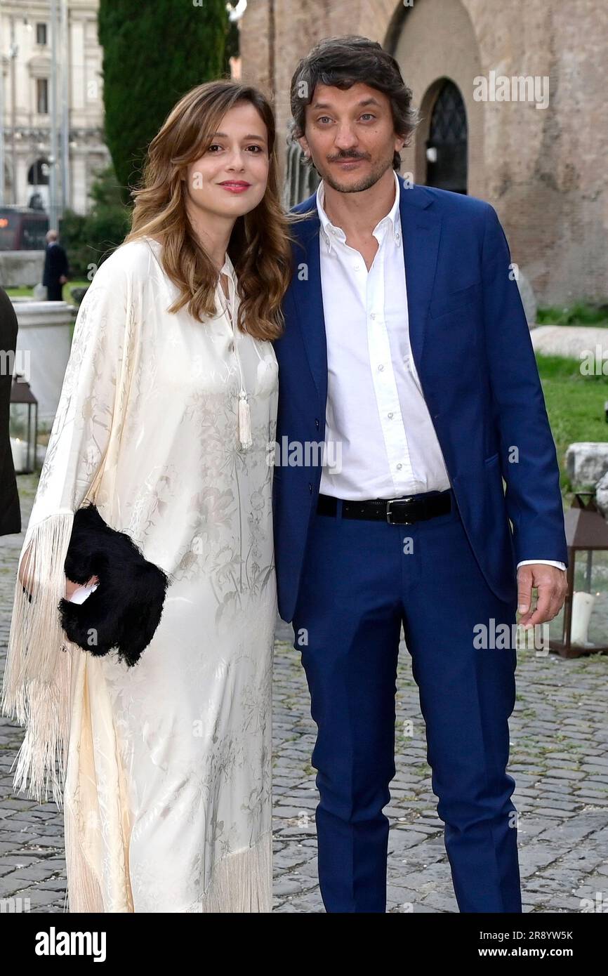 Valeria Bilello mit Partner Tommaso Labate beim Anlaids dîner de ...