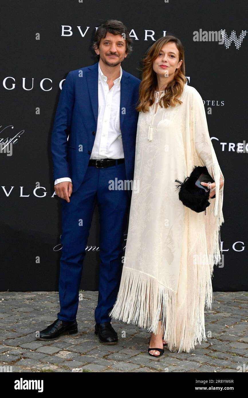 Valeria Bilello mit Partner Tommaso Labate beim Anlaids dîner de charité à den ...