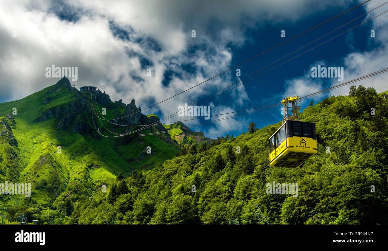 Le Mont Dore, funiculaire jusqu'au sommet du Sancy, Parc naturel ...