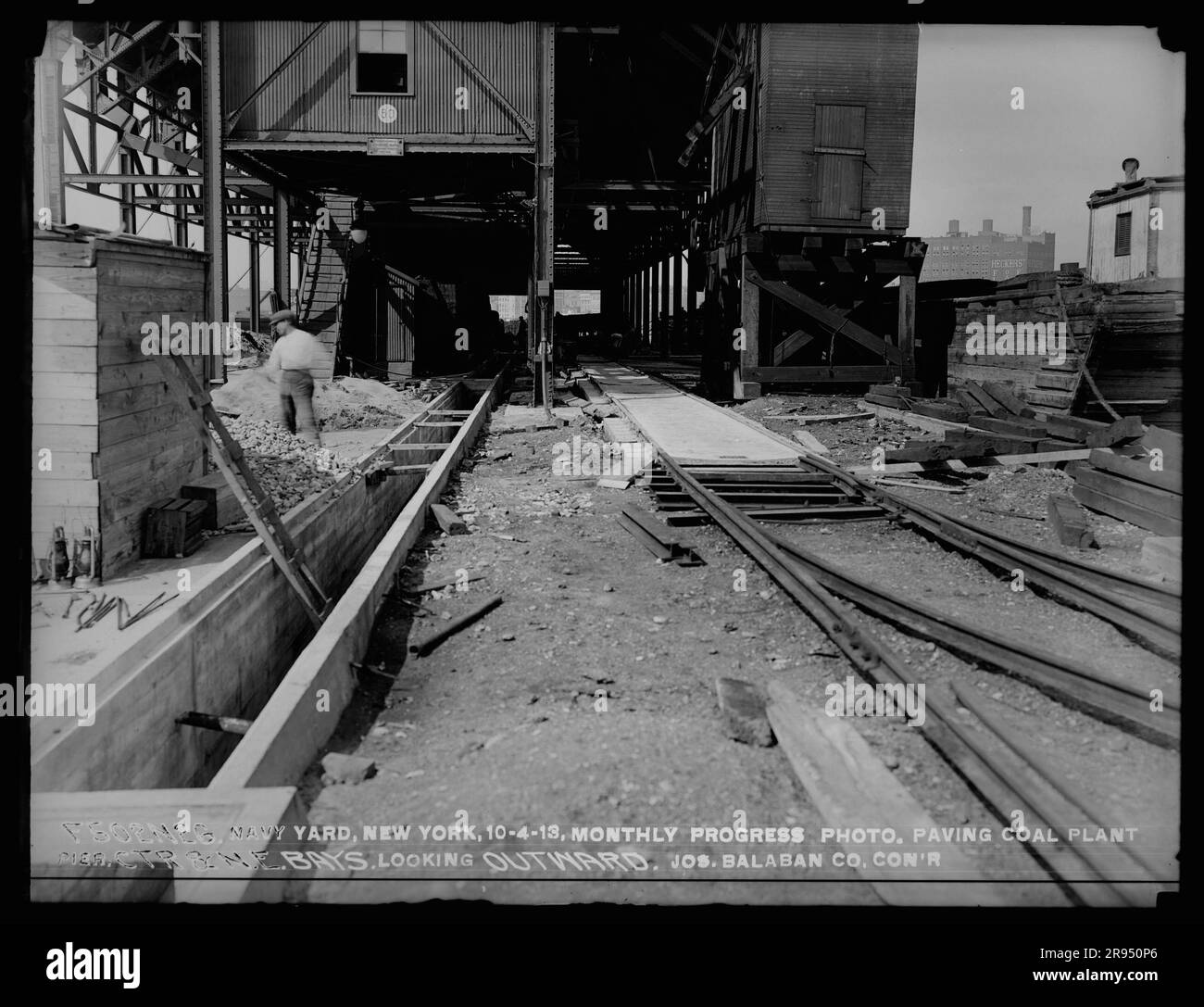 Mensuel Progress photo, Paving Coal Plant Pier, Center et Northeast ...