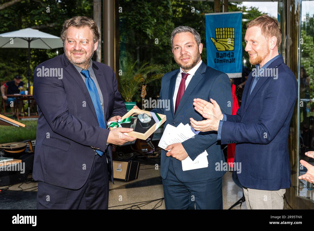 24 juin 2023, Saxe, Bad Muskau: Michael Kretschmer (CDU) (r-l), Premier ...