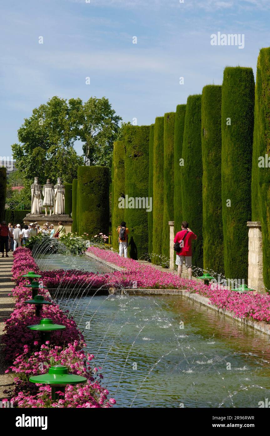 Statues de la reine Isabella, du roi Fernando et de Christophe Colomb ...