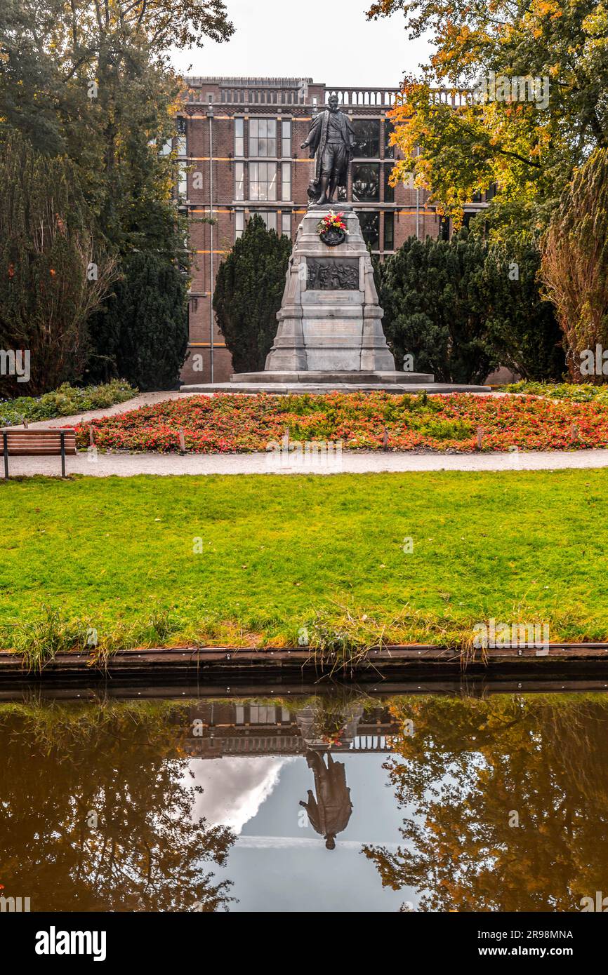 Leiden, pays-Bas - 7 octobre 2021 : statue monumentale de Pieter ...