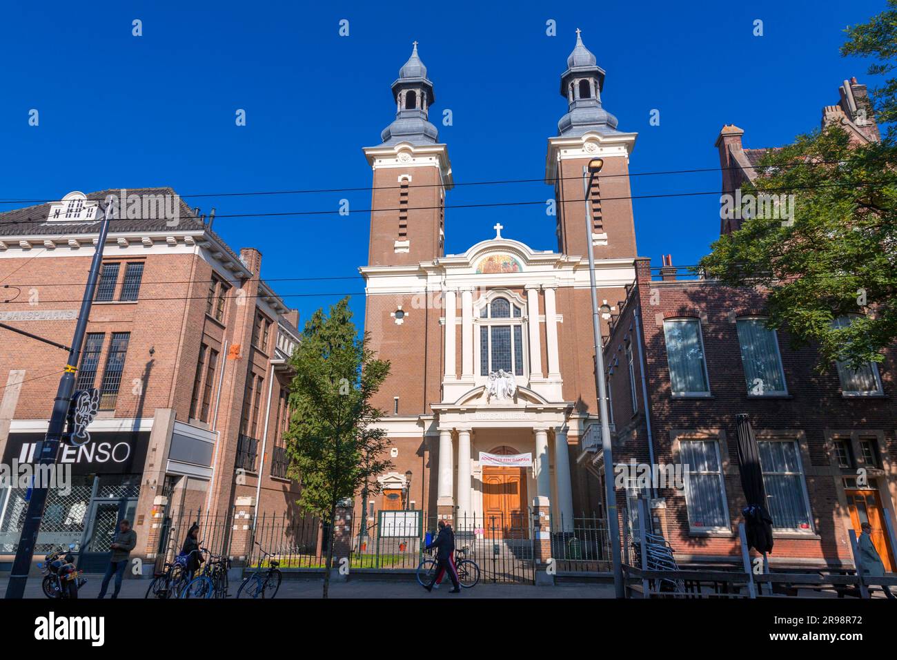 Rotterdam, NL - OCT 8, 2021: L'ancienne église catholique du Paradis ou ...