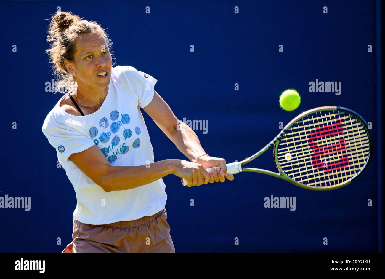 Barbora Strycova (CZE) devant le tribunal d'entraînement avant un match ...