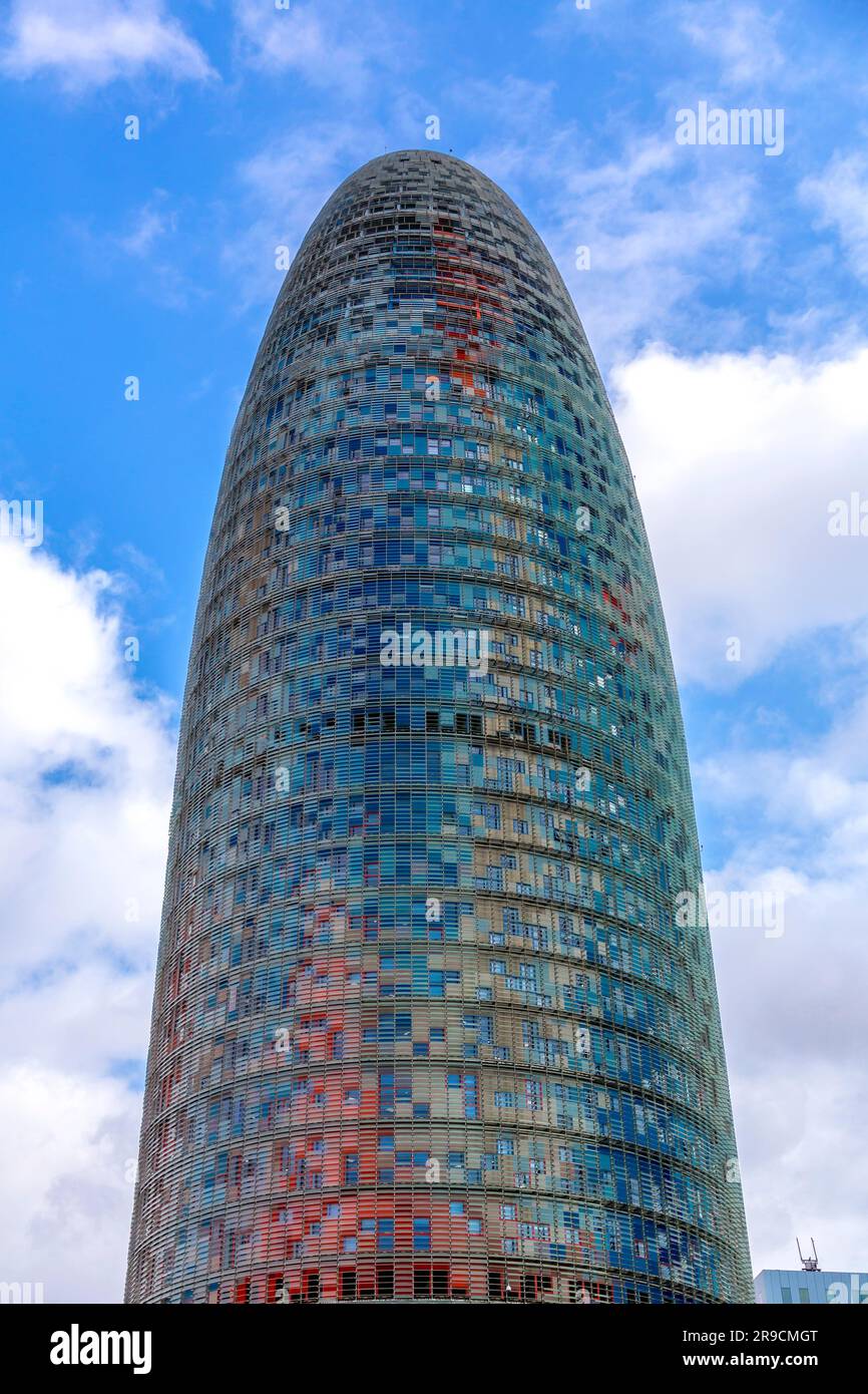 Barcelone, Espagne - 13 février 2022 : la Tour Agbar, d'une hauteur de ...