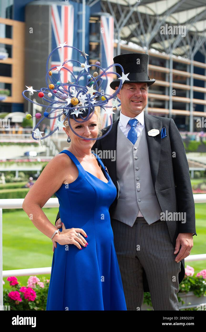 Ascot, Berkshire, Royaume-Uni. 23rd juin 2023. Milliner Viv Jenner et ...