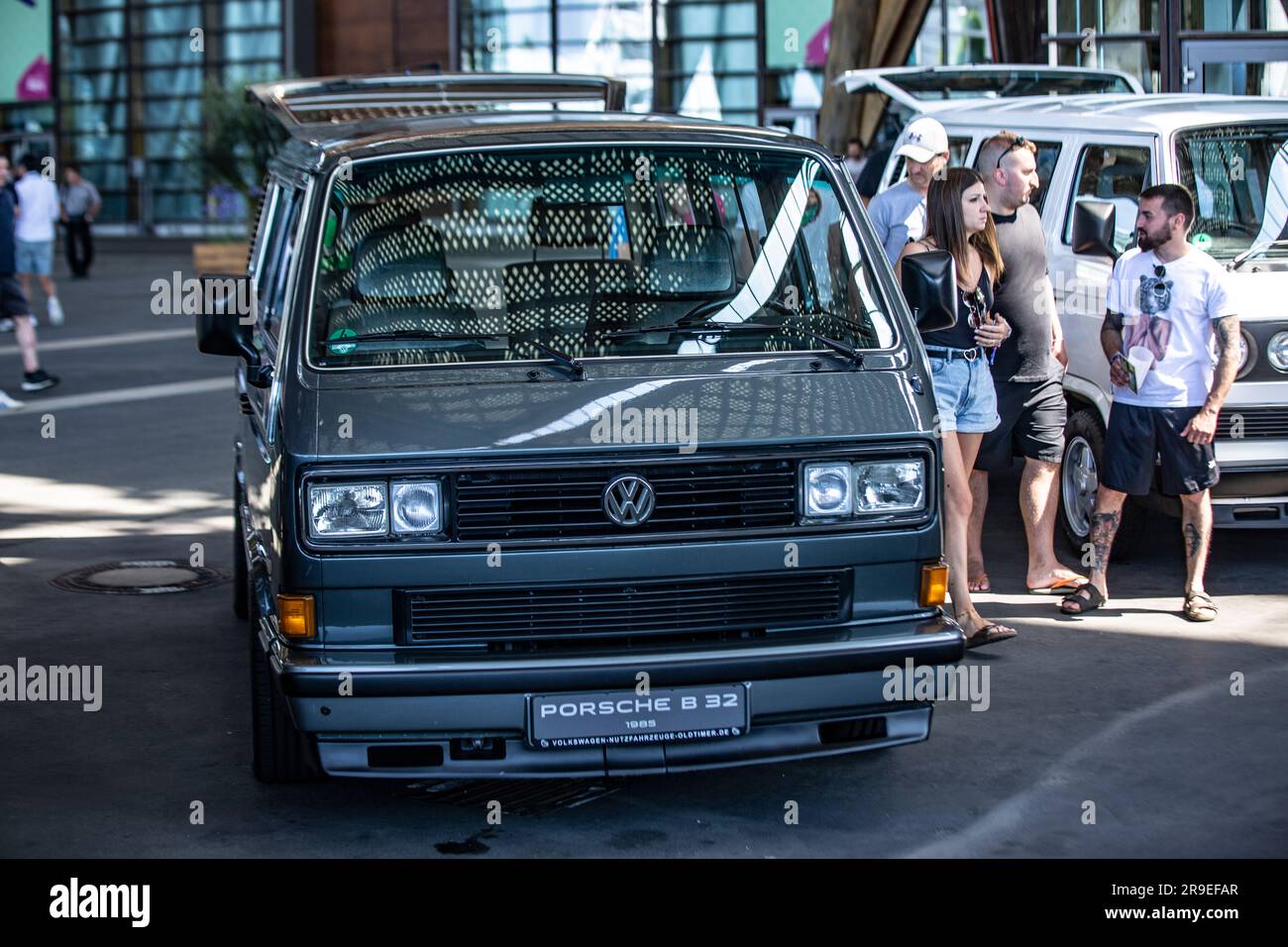 Vw bus festival 2023 Banque de photographies et d’images à haute ...