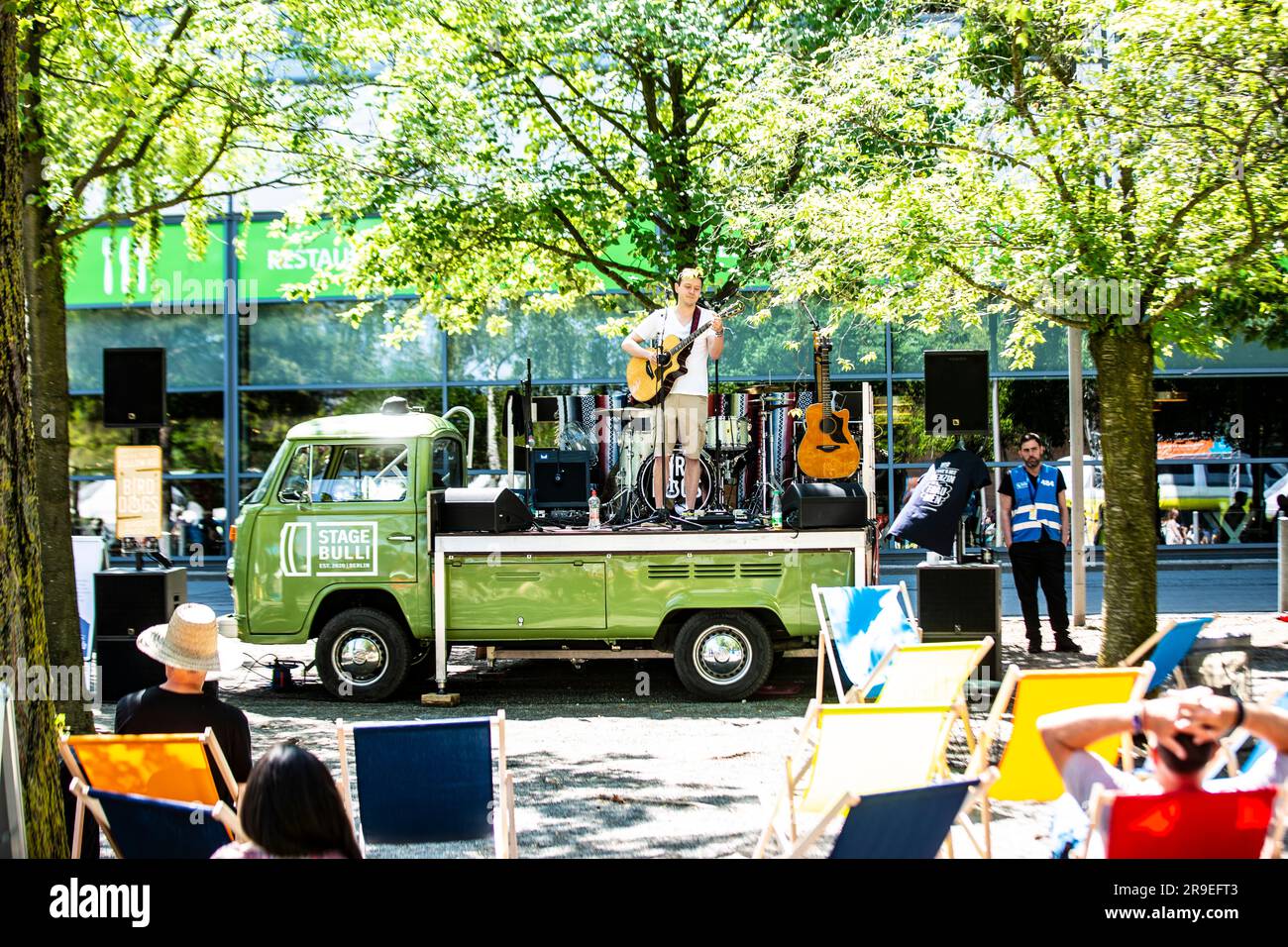 Vw bus festival 2023 Banque de photographies et d’images à haute ...